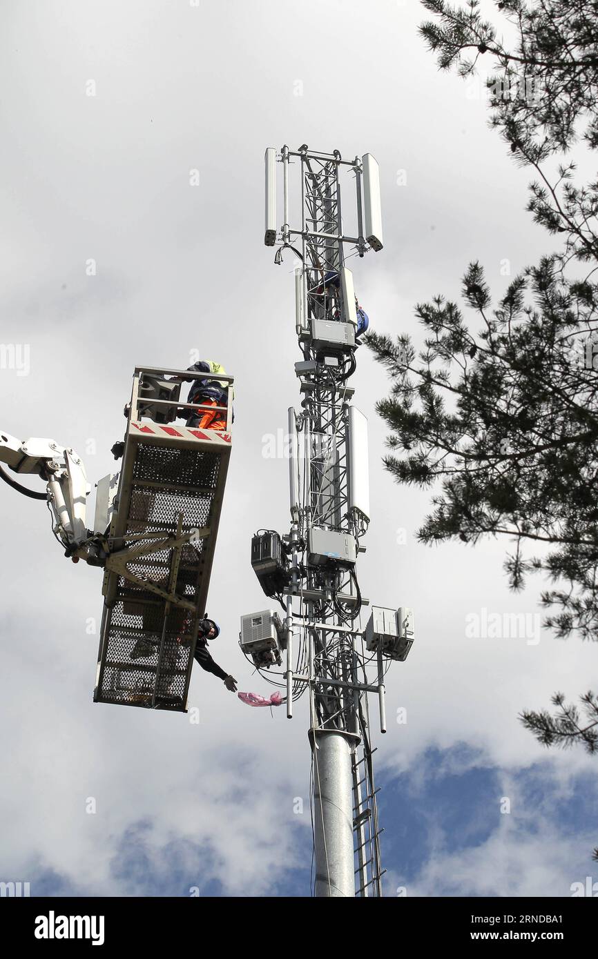 Cost install hi-res stock photography and images - Alamy