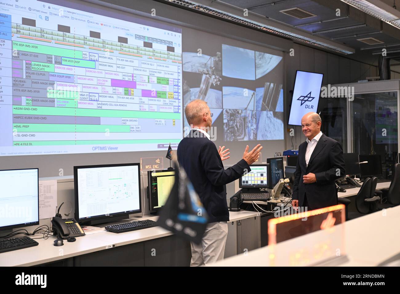 Space operations hi-res stock photography and images - Alamy