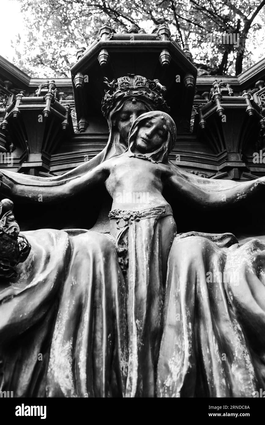 Queen Alexandra Memorial Stock Photo - Alamy