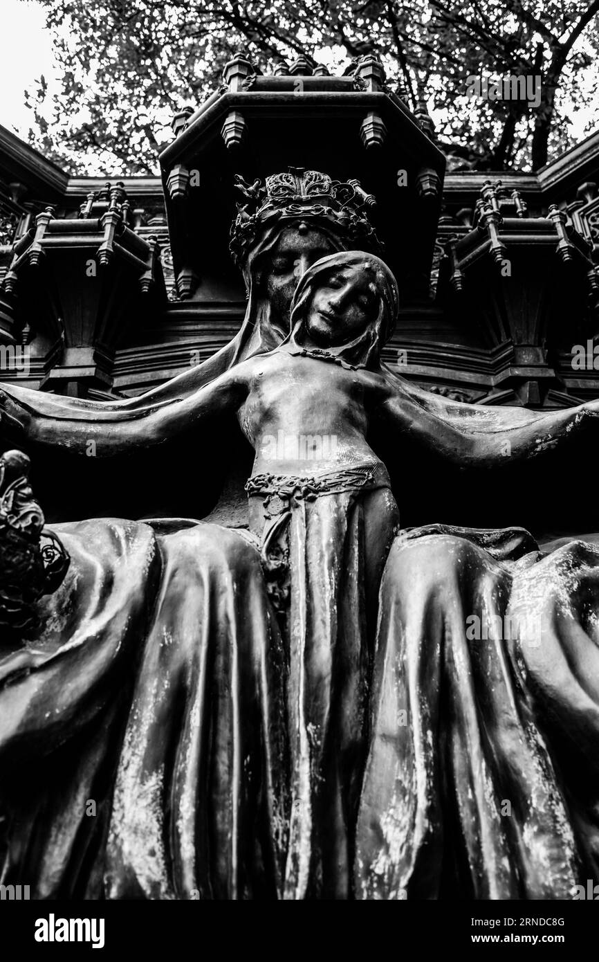 Queen alexandra memorial Black and White Stock Photos & Images - Alamy