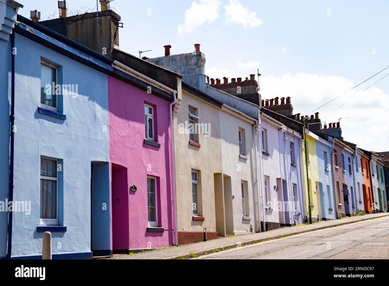 Residential house exterior hi-res stock photography and images - Alamy