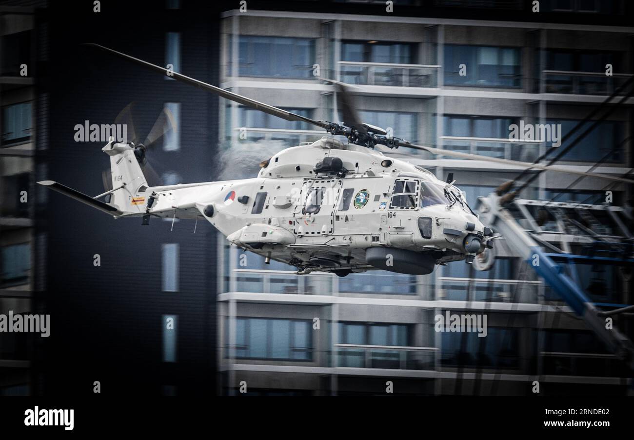 ROTTERDAM - The NH-90 helicopter of the Navy gives an anti-submarine ...