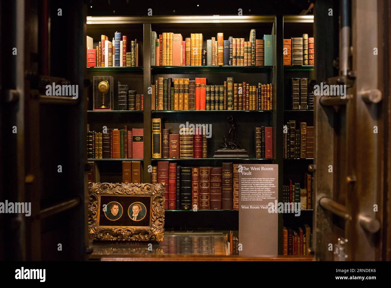 (160518) -- NEW YORK, May 17, 2016 -- Photo taken on May 17, 2016 shows ...