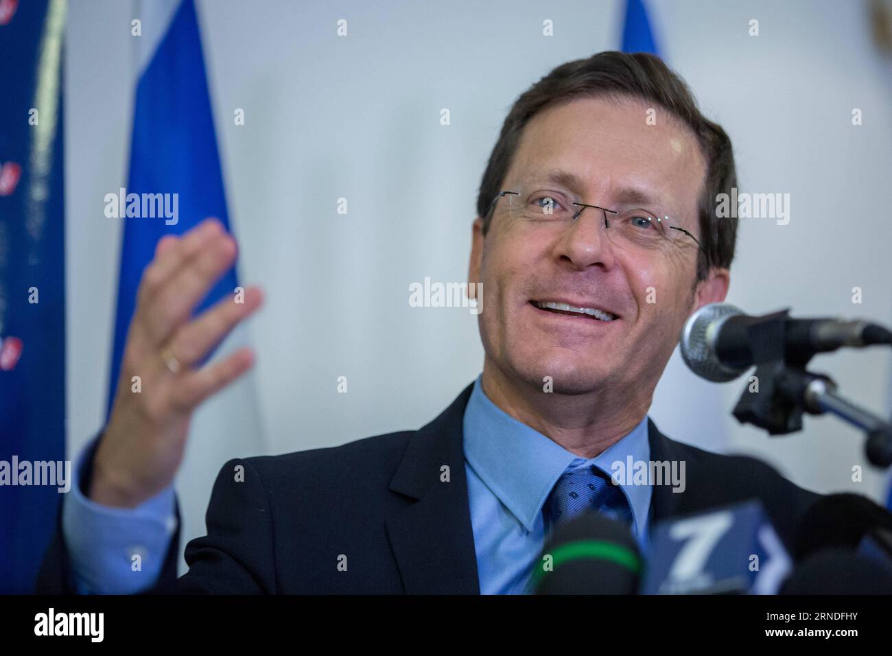 Jitzchak herzog hi-res stock photography and images - Alamy