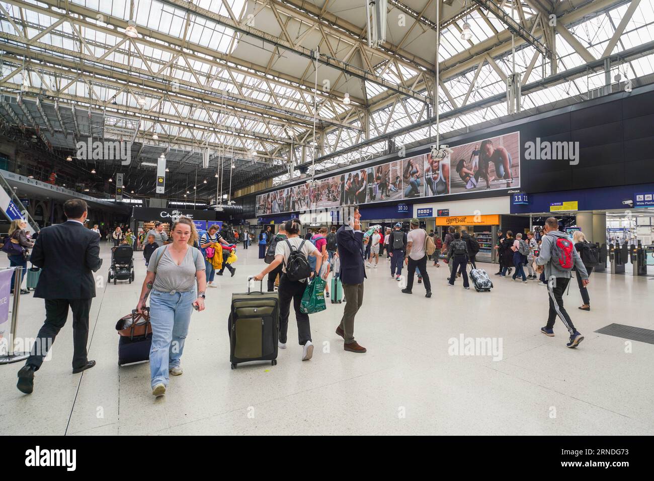 The rail delivery group hi-res stock photography and images - Alamy