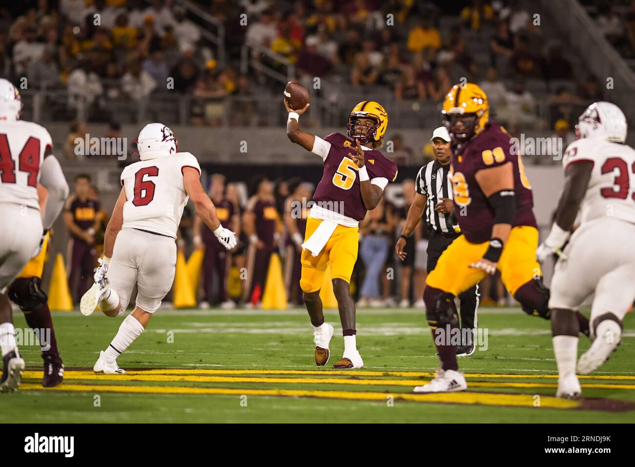 Jaden sun hi-res stock photography and images - Alamy