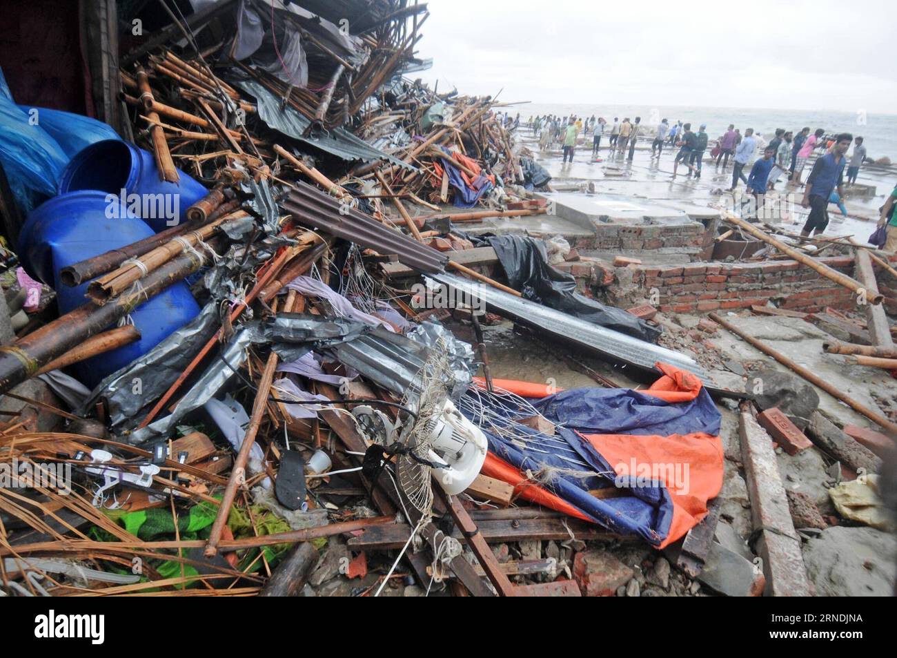 CHITTAGONG, May 21, 2016 -- Photo taken on May 21, 2016 shows a scene ...