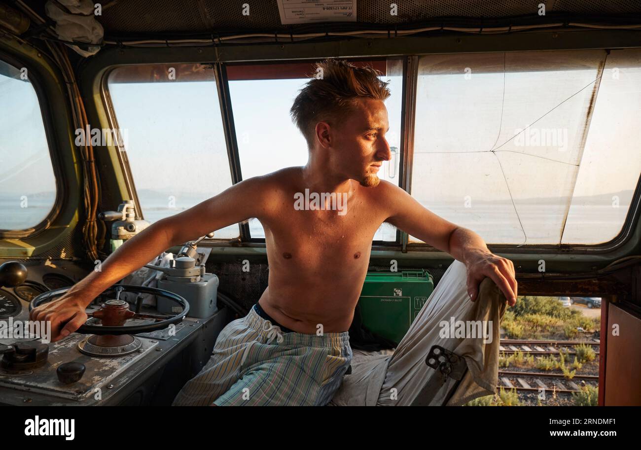 Driver steam train looking back hi-res stock photography and images - Alamy
