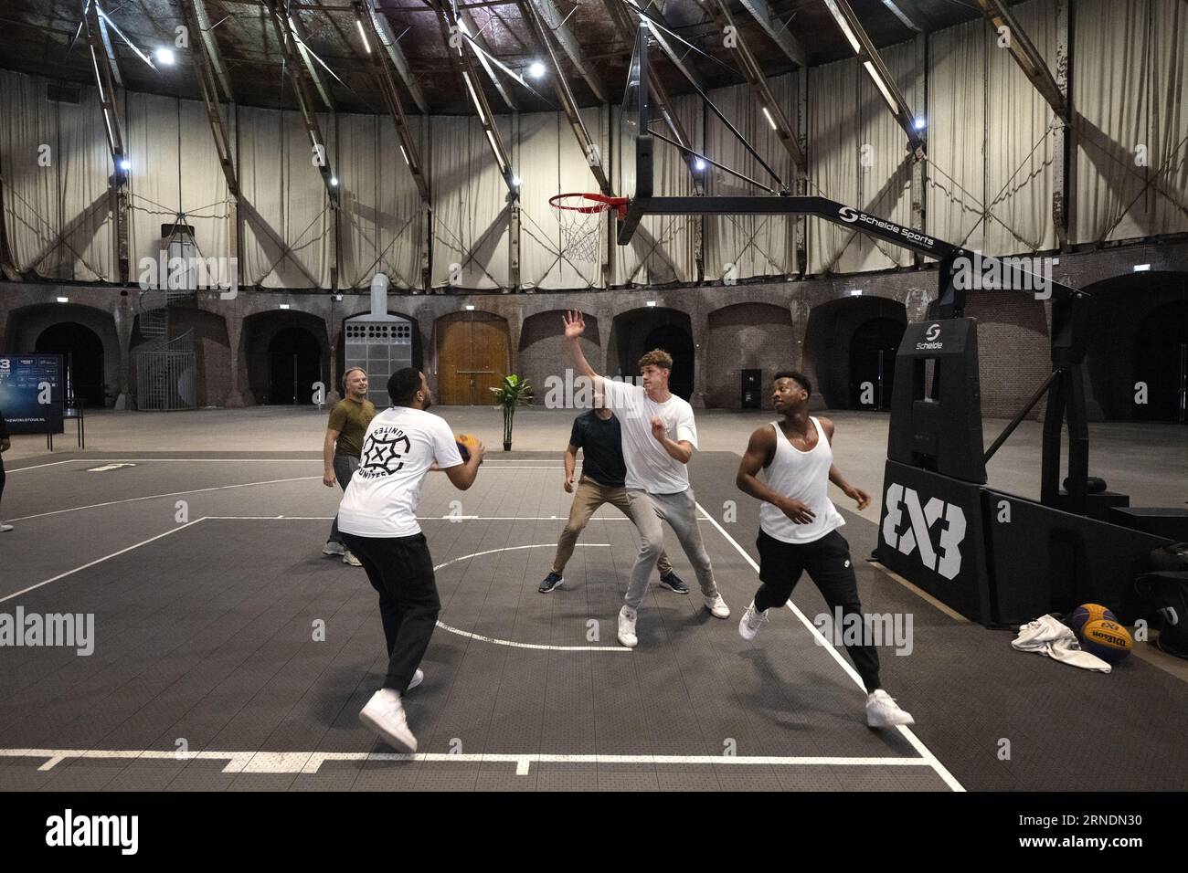 AMSTERDAM - There was already a lot of basketball together during the ...