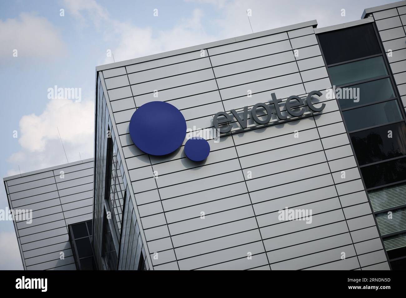 Hamburg, Germany. 30th Aug, 2023. Exterior view with lettering on a ...