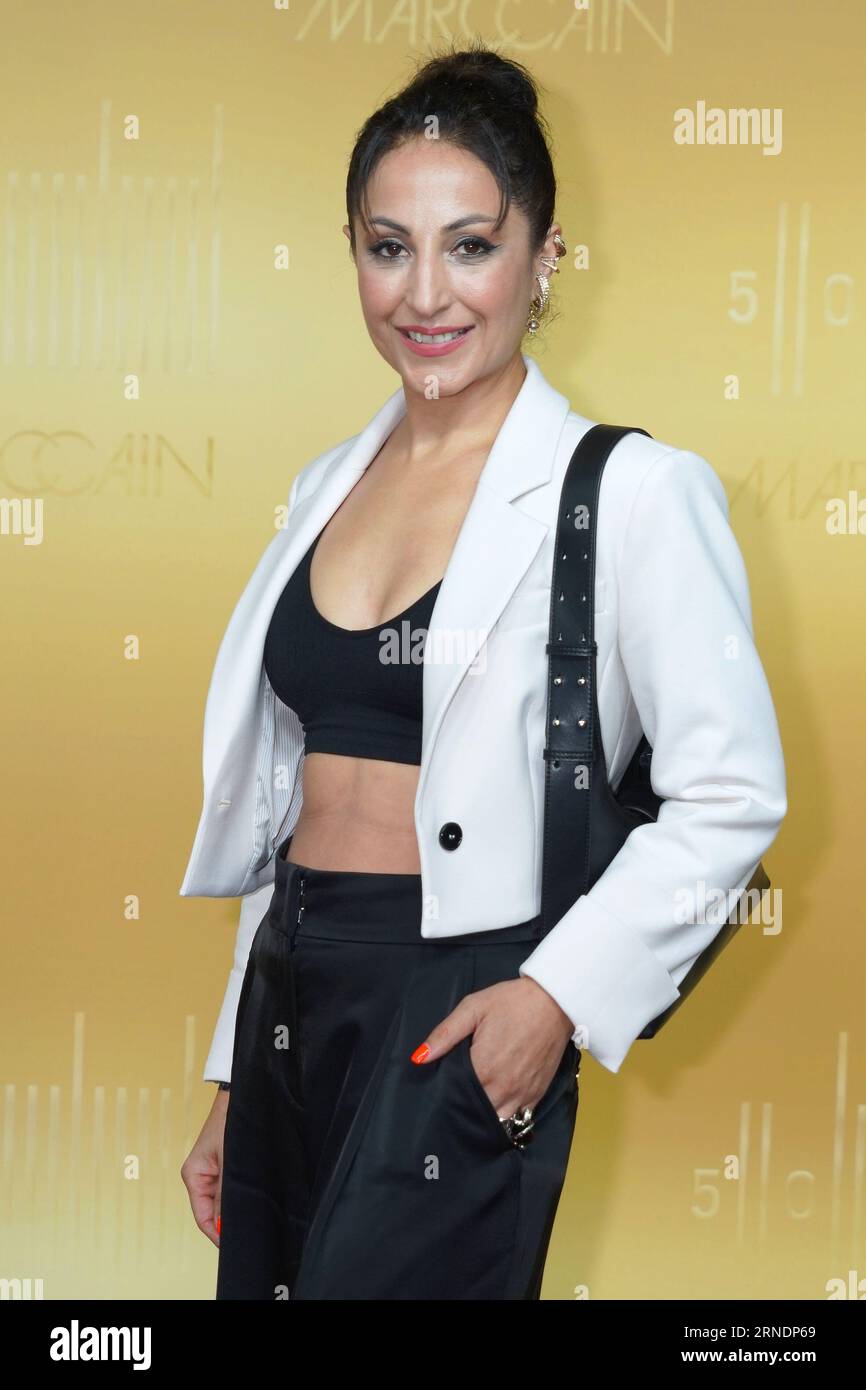 Fashion influencerin hi-res stock photography and images - Alamy