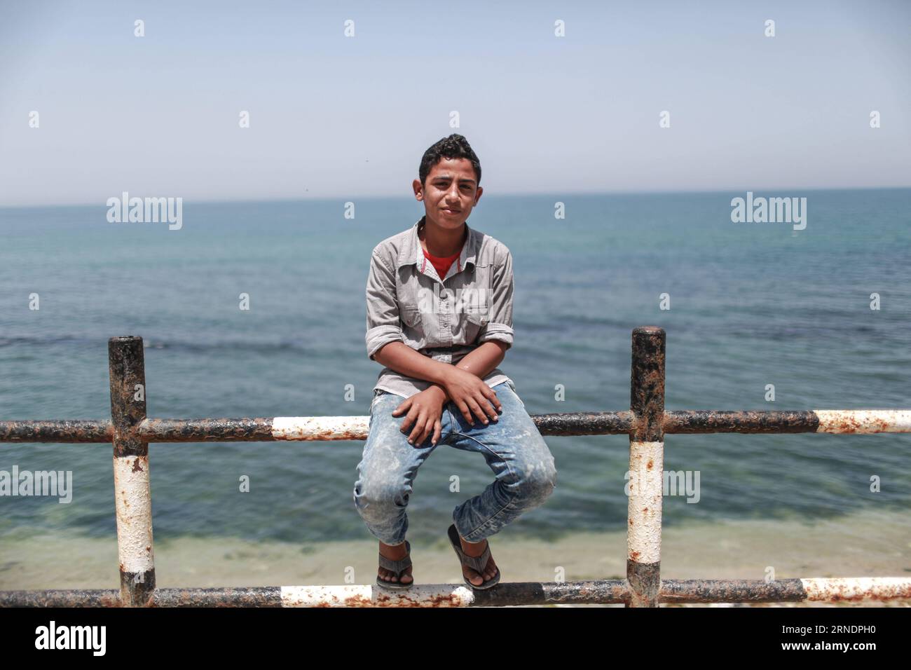 (160527) -- GAZA, May 27, 2016 -- Palestinian child Ibrahim al-Nemnem ...