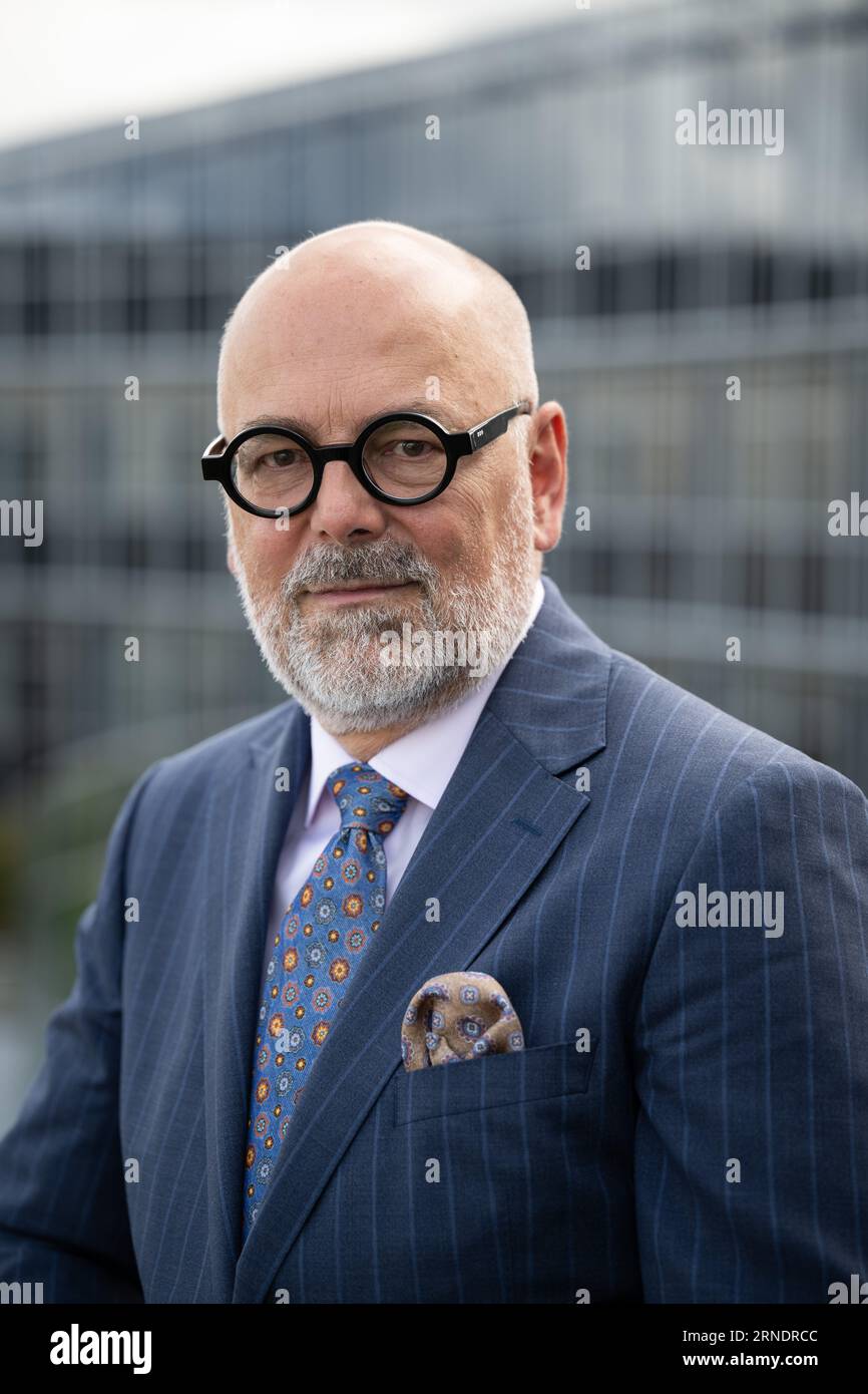 Glassestie hi-res stock photography and images - Alamy