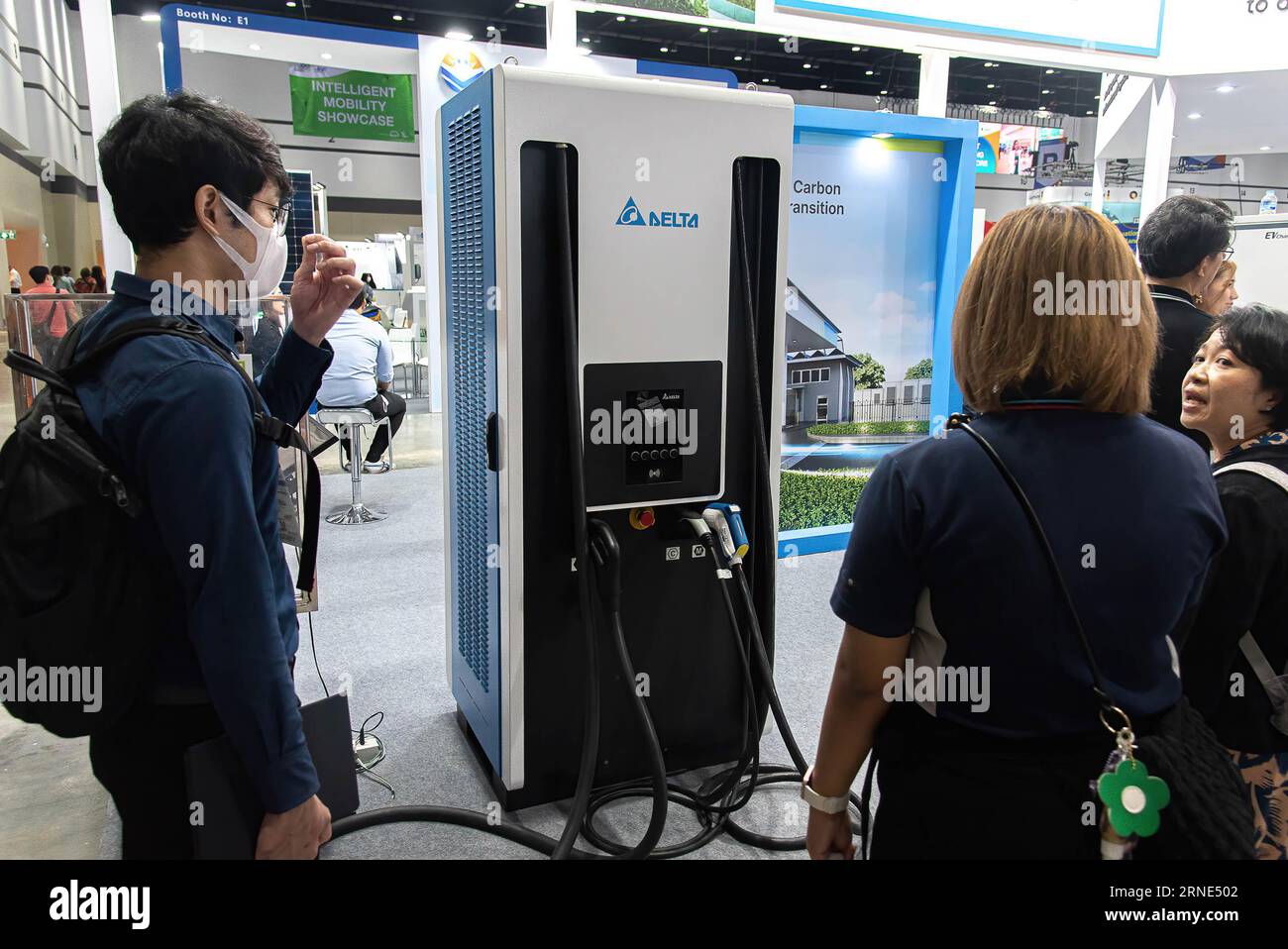 Delta ultra fast charger hi-res stock photography and images - Alamy