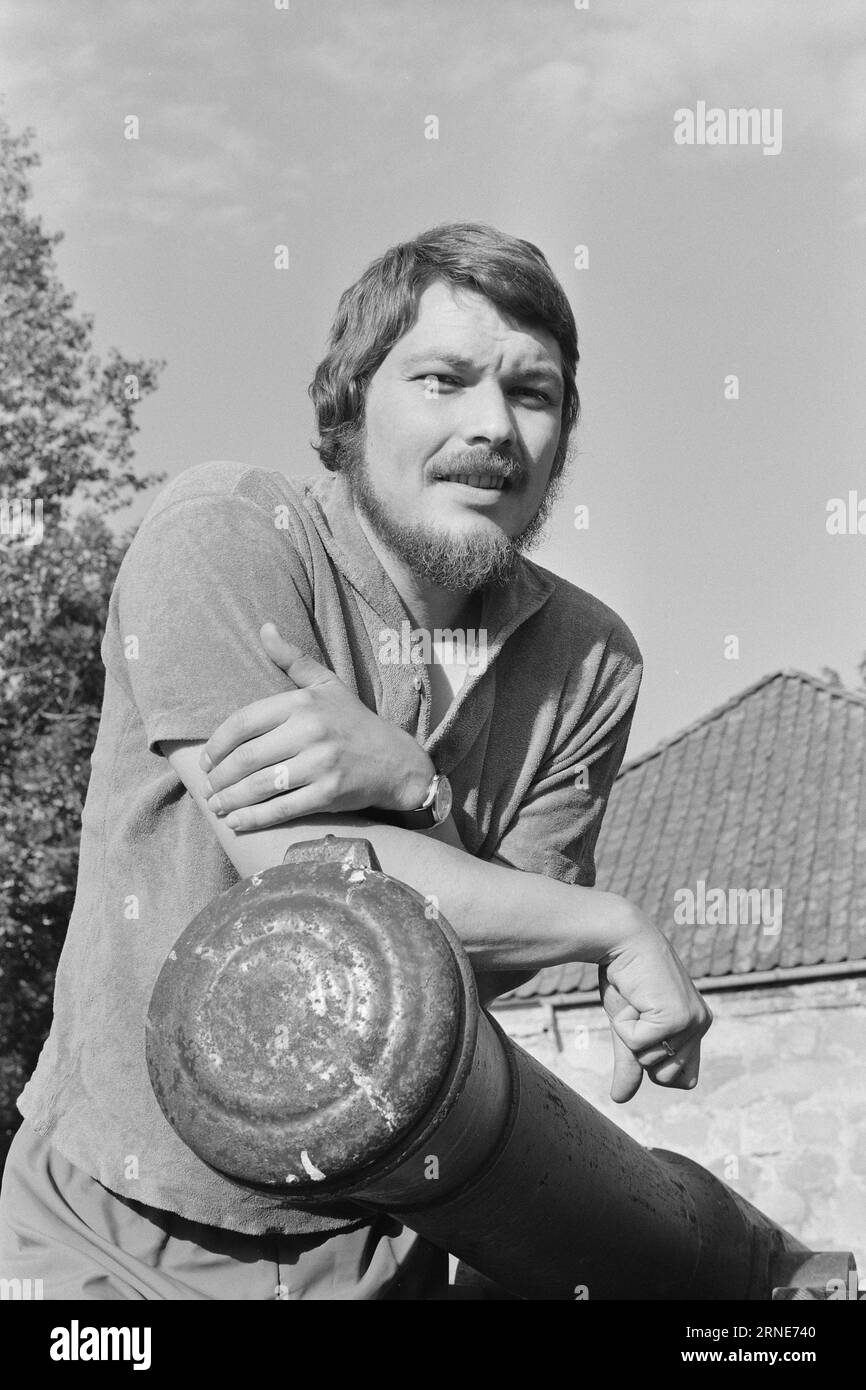 Actual 27 - 3 - 1974: Big uproar about priests. In Skjeberg, three ...