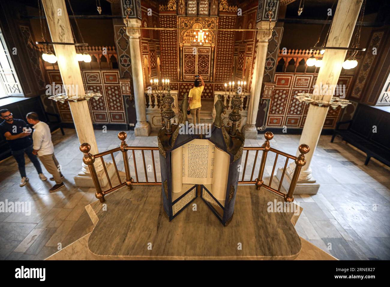 (230901) -- CAIRO, Sept. 1, 2023 (Xinhua) -- People visit the Jewish ...