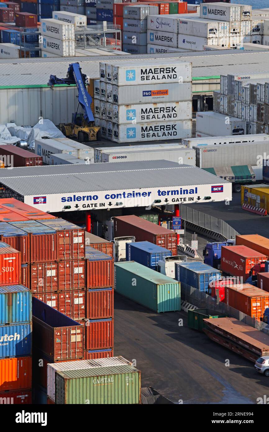 Container terminal gate hi-res stock photography and images - Alamy