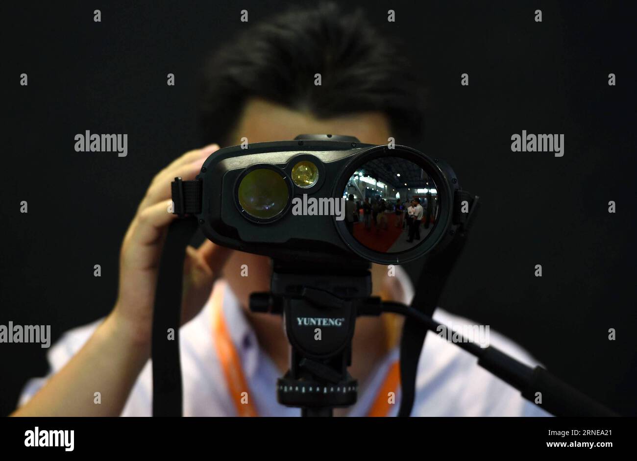 Visualizer hi-res stock photography and images - Alamy