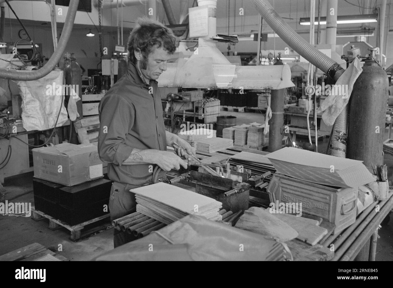 Current 25 - 3 - 1974: Why do they have to change jobsA group of ...