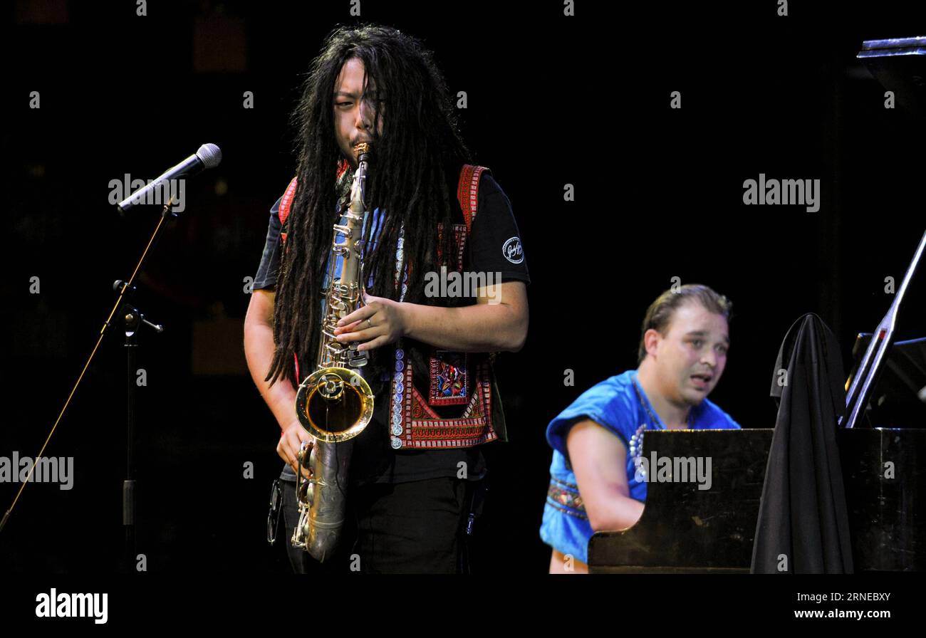 The hu bassist hi-res stock photography and images - Alamy