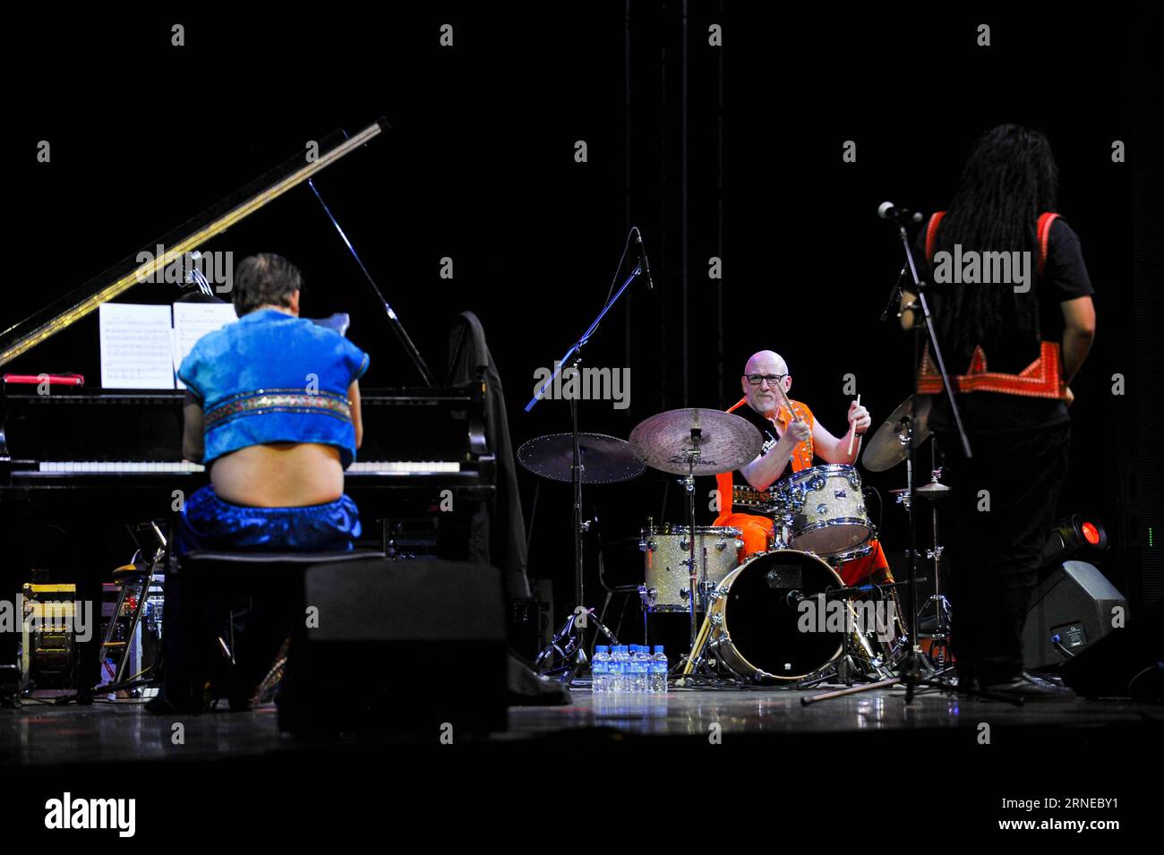 The hu bassist hi-res stock photography and images - Alamy