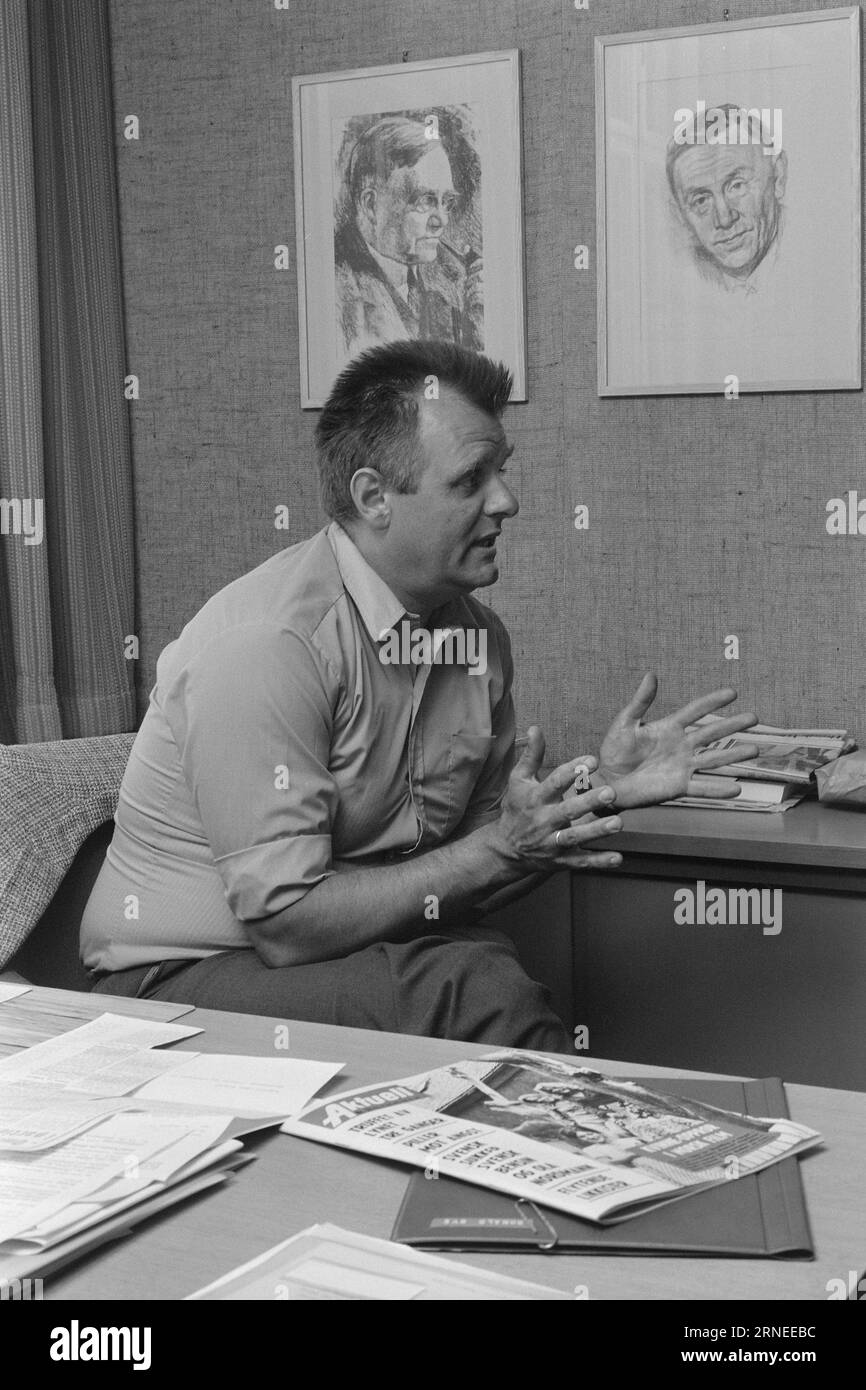 Actual 33 - 4 - 1974: A - What now?The internal debate in the Labor ...