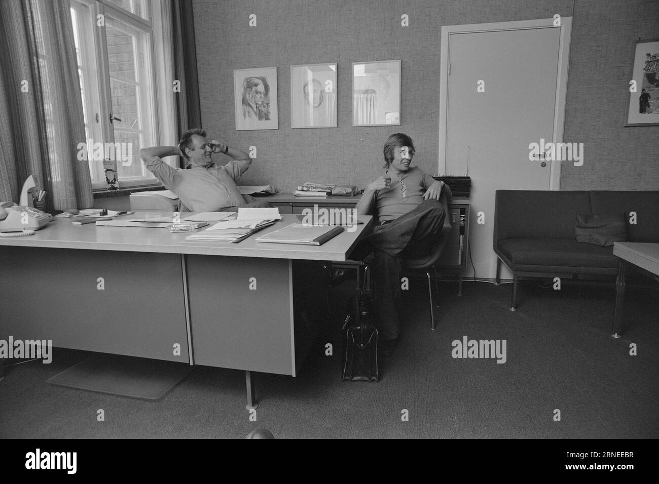 Actual 33 - 4 - 1974: A - What now?The internal debate in the Labor ...