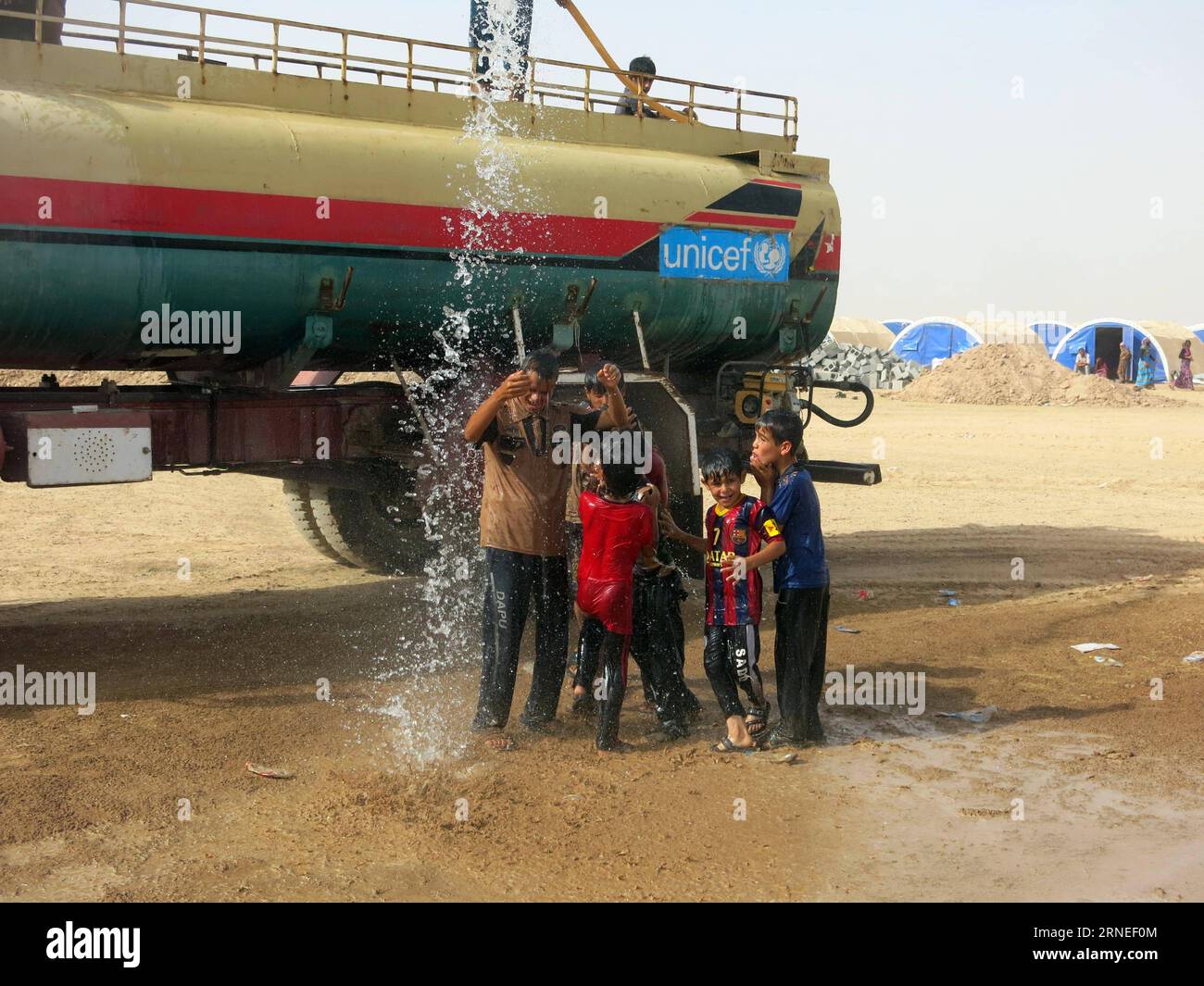 Army shower hi-res stock photography and images - Alamy