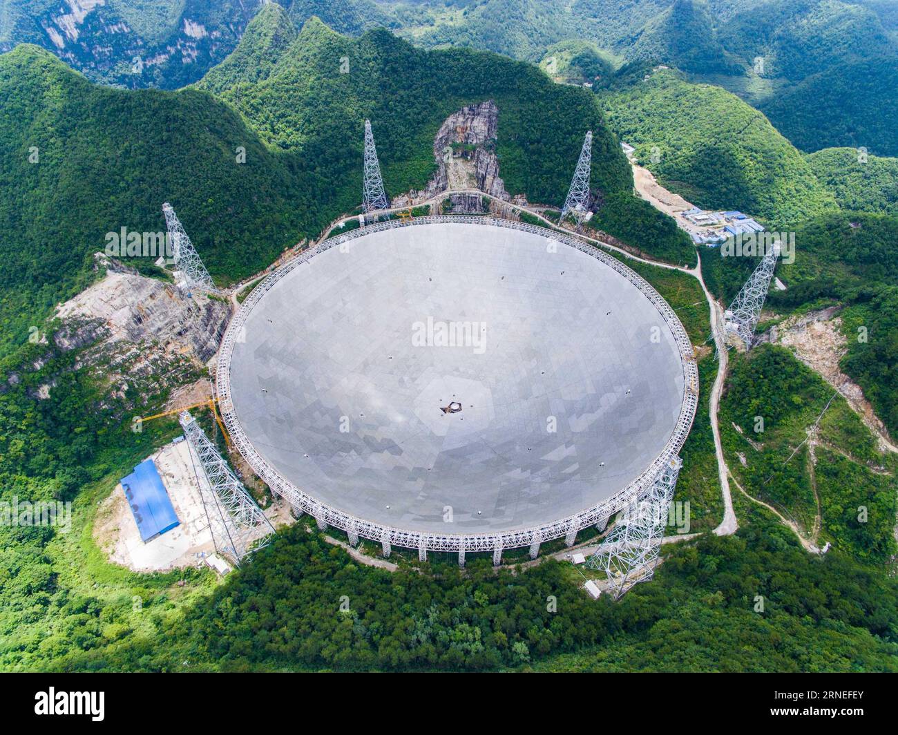 500 meter aperture spherical telescope hi-res stock photography and ...