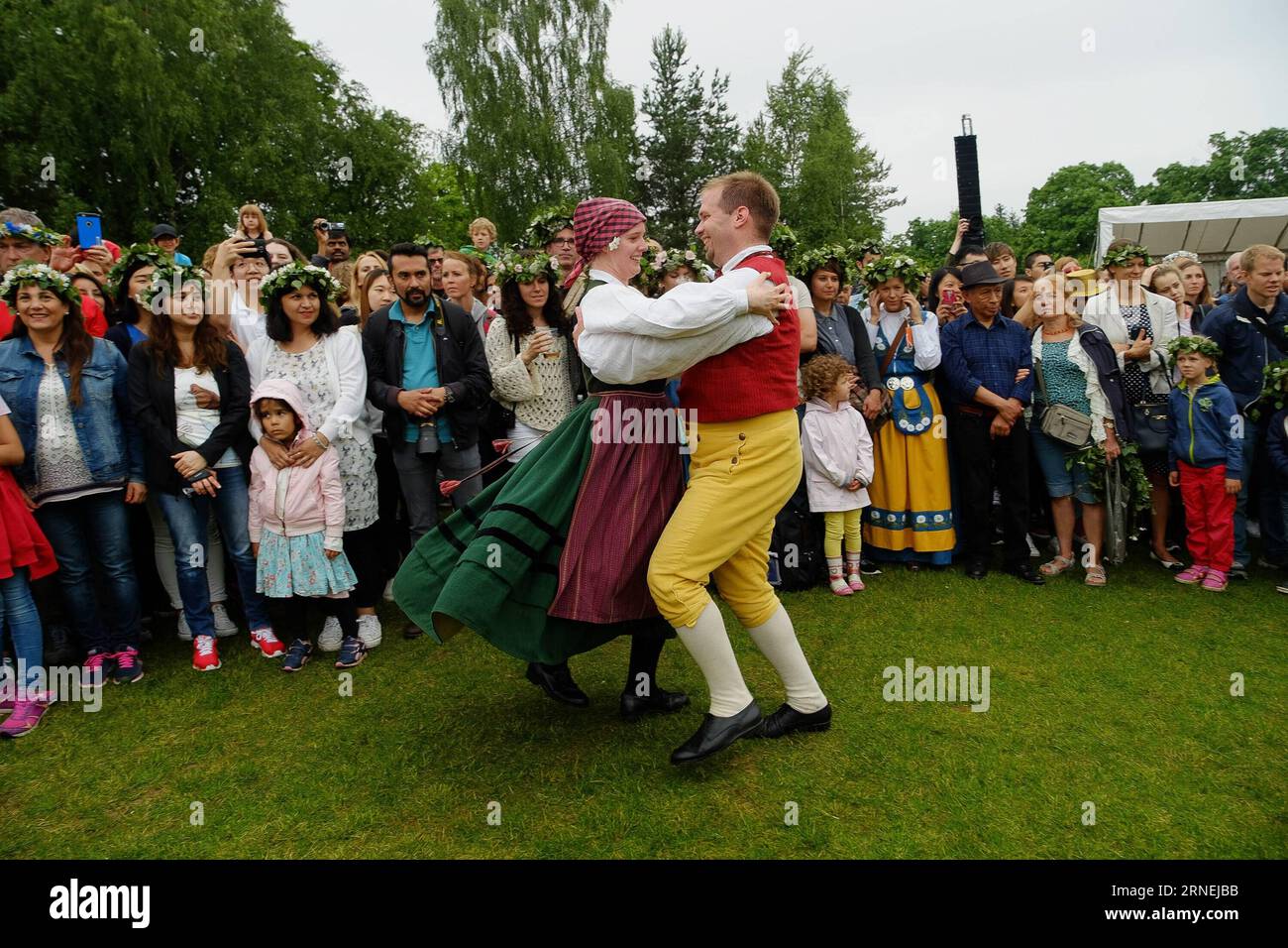 Midsommar dance hi-res stock photography and images - Alamy