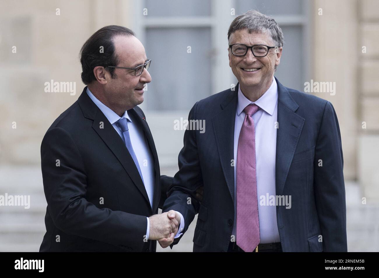 Microsoft founder bill gates paris hi-res stock photography and images ...