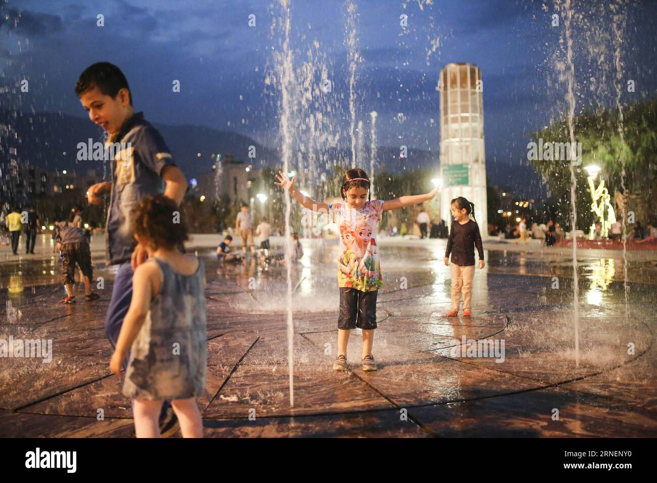 (160630) -- TEHRAN, June 30, 2016 -- Iranian children play at a ...