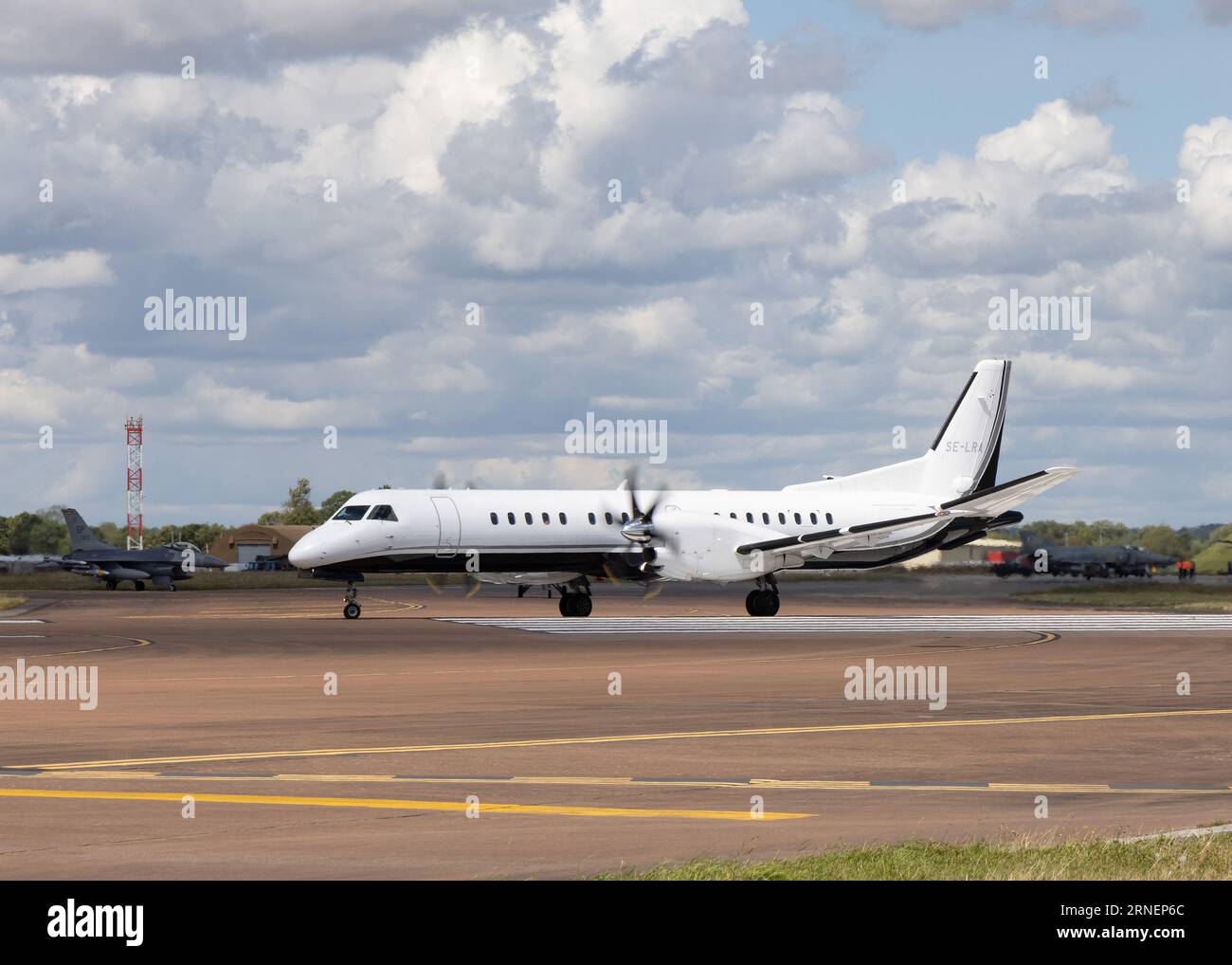 Turboprop aircraft hi-res stock photography and images - Alamy