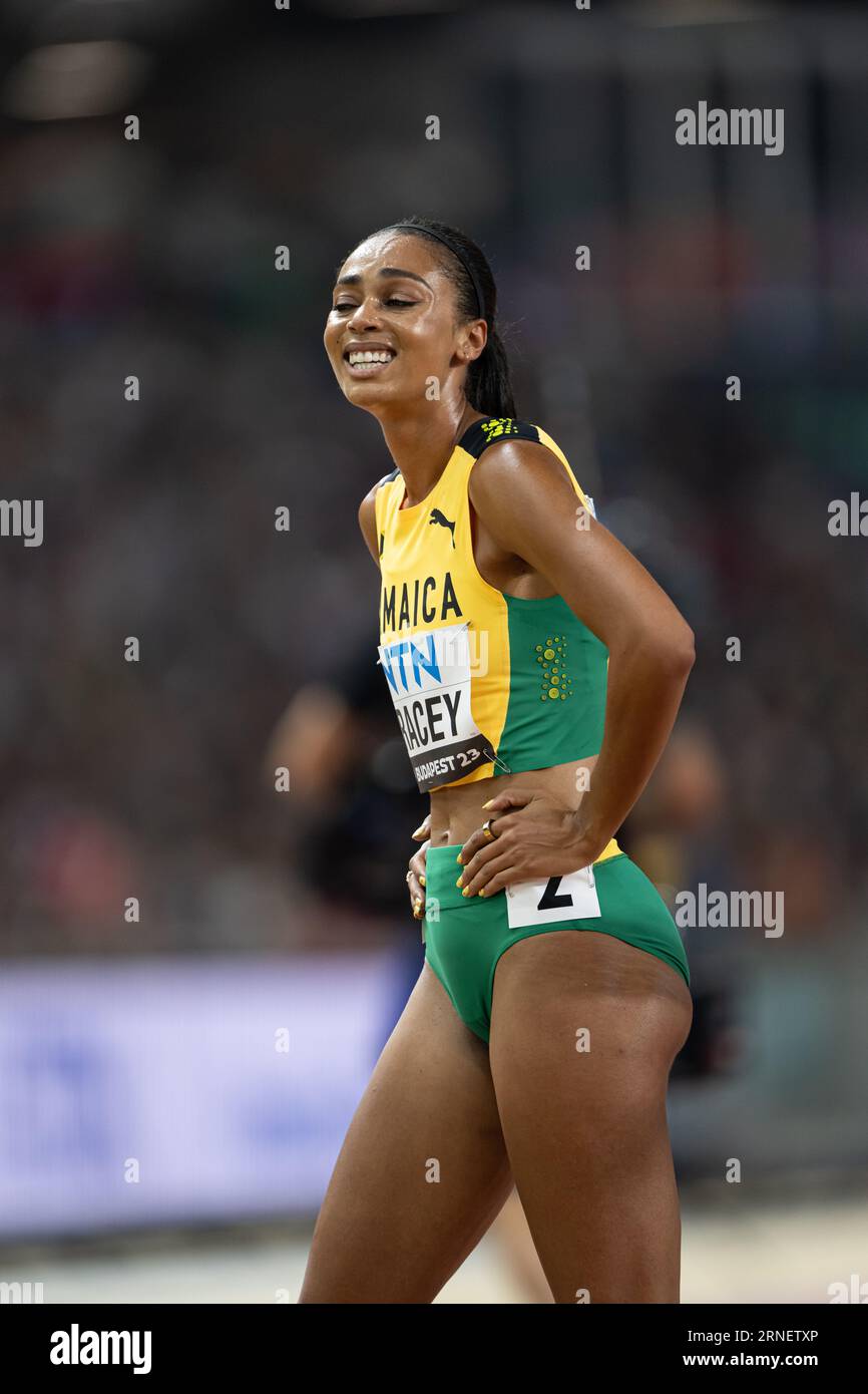 Adelle Tracey participating in the 800 meters at the World Athletics ...
