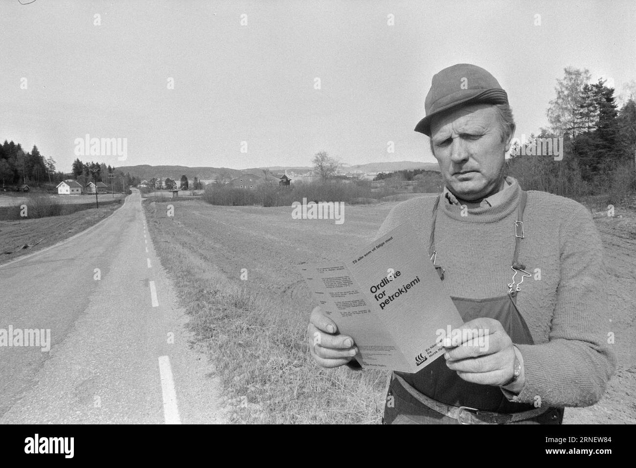 Petrochemicals complex Black and White Stock Photos & Images - Alamy