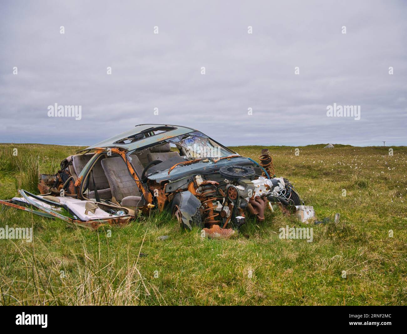 Car falling apart hi-res stock photography and images - Alamy