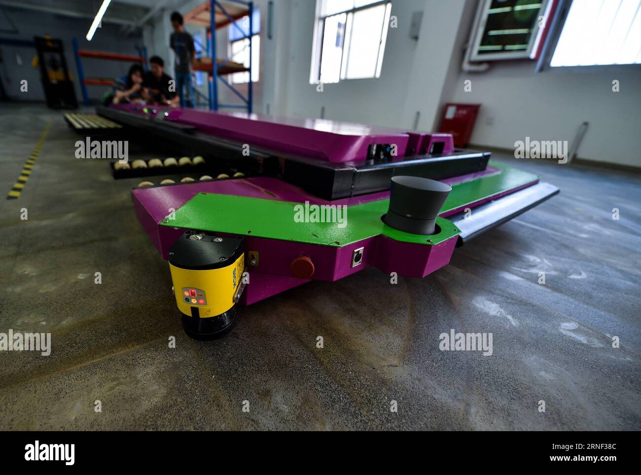 Einparkroboter hi-res stock photography and images - Alamy