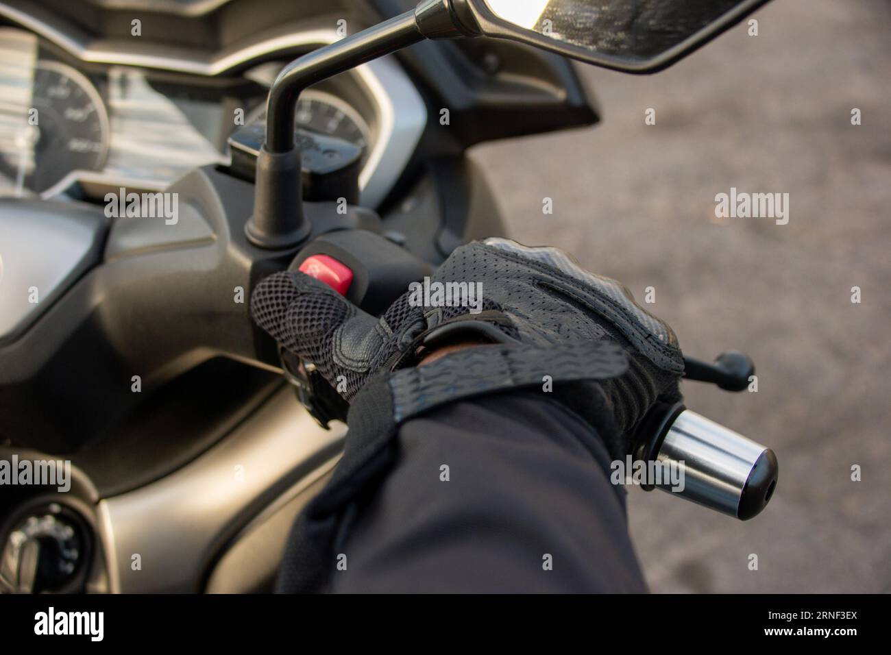 Pushing handlebar hi-res stock photography and images - Alamy