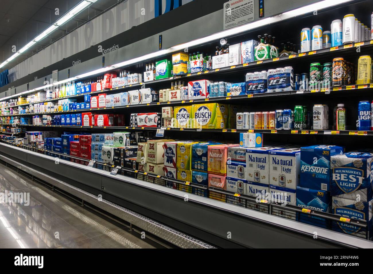 Alcohol section of supermarket hi-res stock photography and images - Alamy