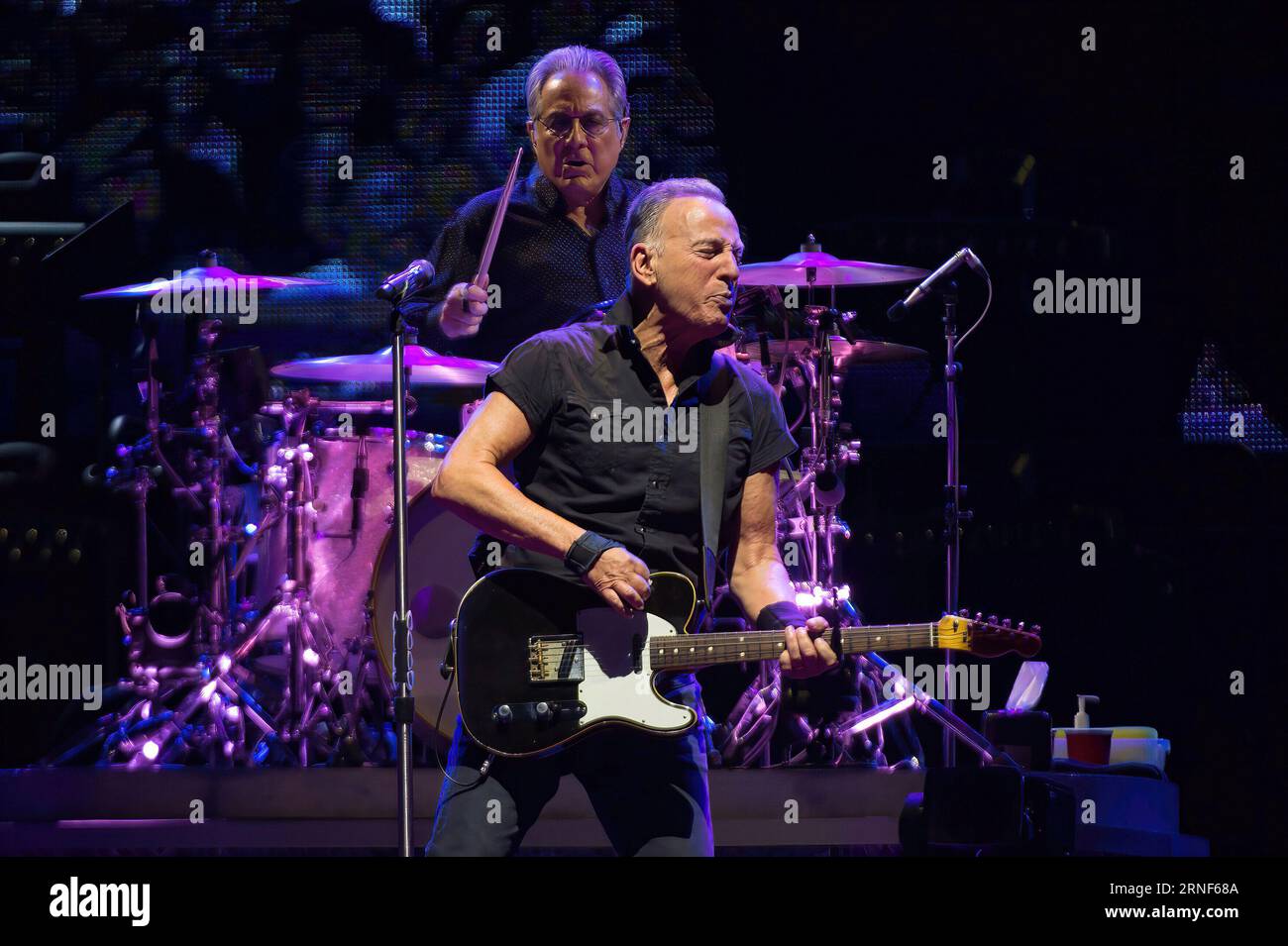 Bruce Springsteen and The E Street Band perform on tour at MetLife ...