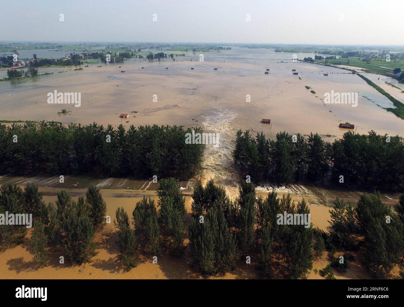 Flood water breach dike river hi-res stock photography and images - Alamy