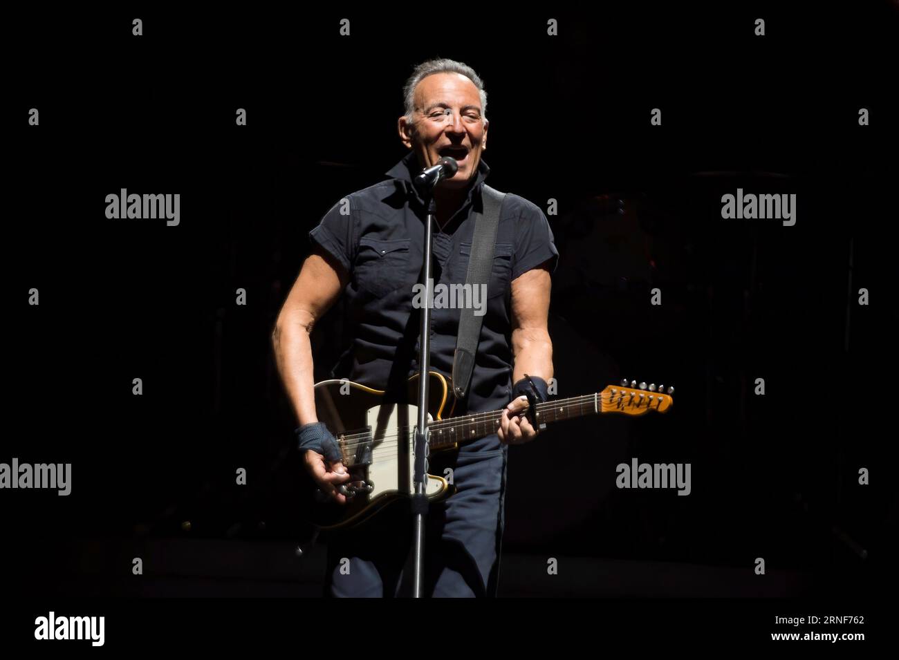 Bruce Springsteen and The E Street Band perform on tour at MetLife ...