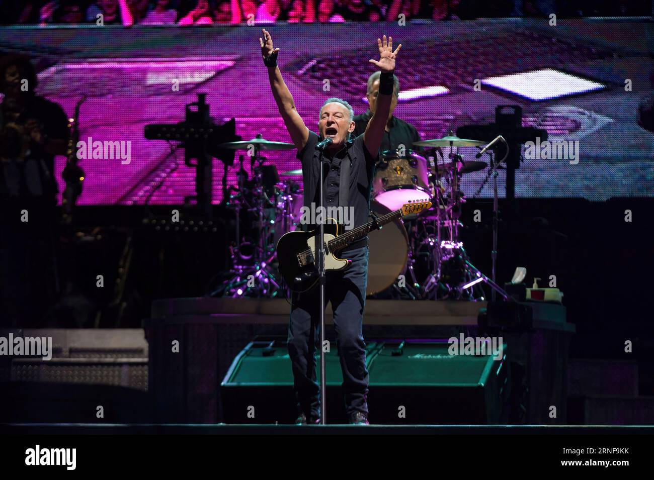 Bruce Springsteen and The E Street Band perform on tour at MetLife ...