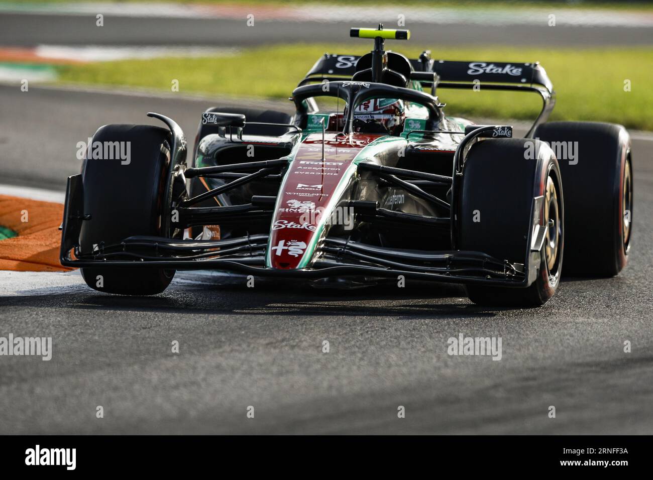 24 ZHOU Guanyu (chi), Alfa Romeo F1 Team Stake C43, action during the ...