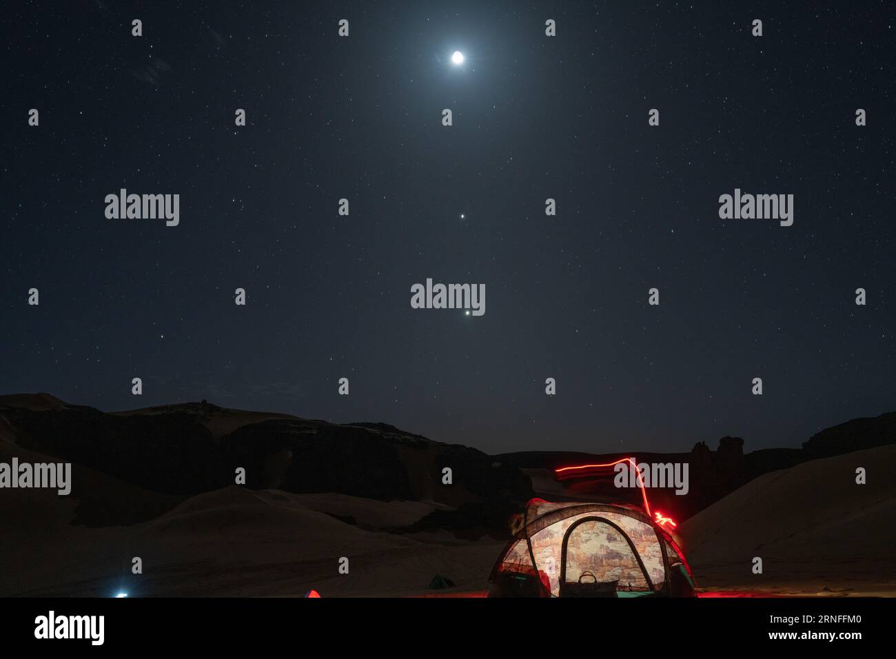 Night in the Sahara desert of Tadrart rouge tassili najer in Djanet ...