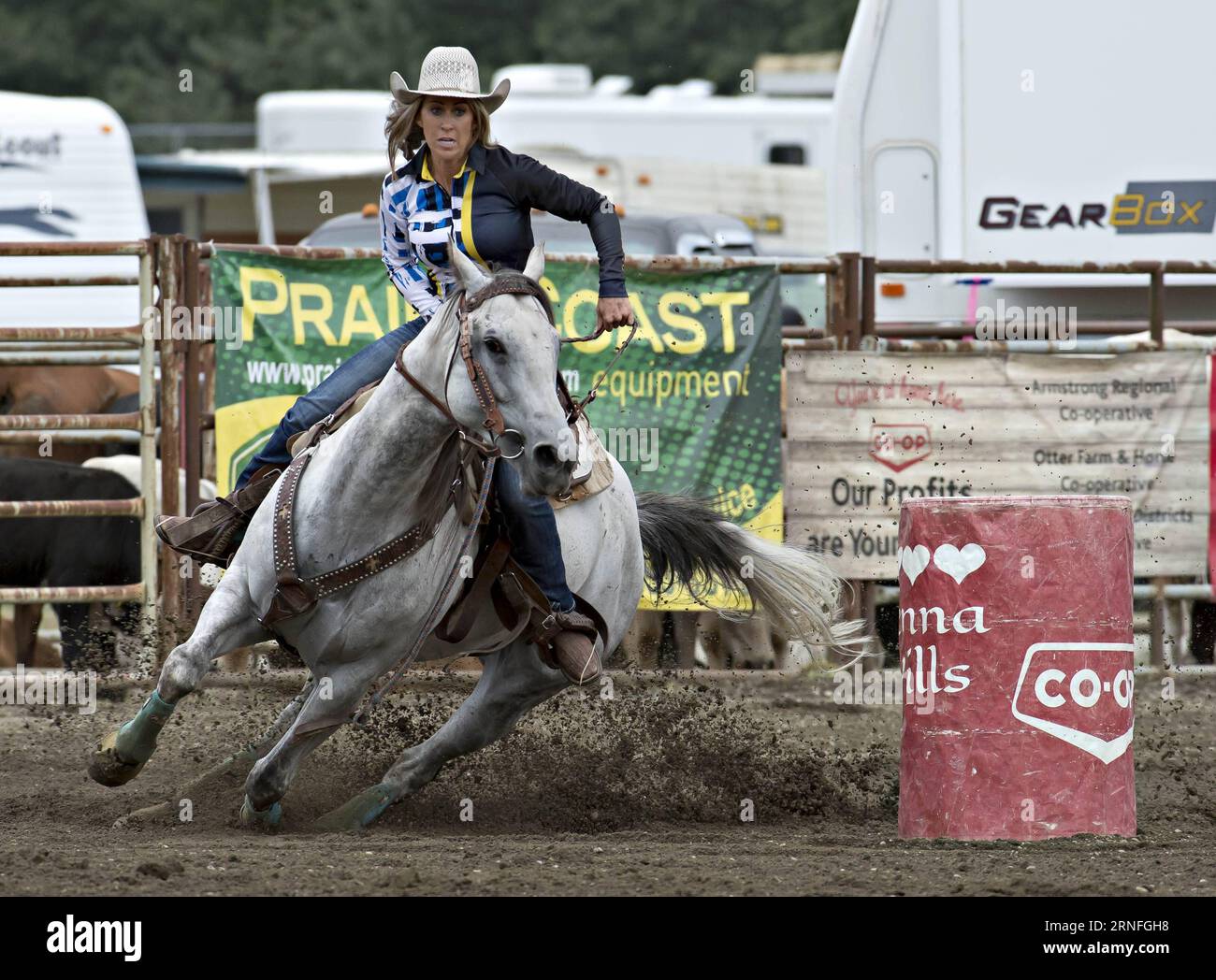 Cowgirls barrel racing hi-res stock photography and images - Alamy