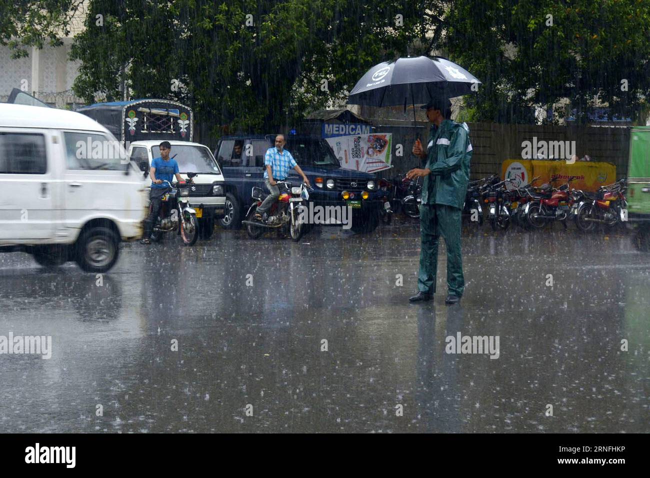 Pakistan traffic policeman hi-res stock photography and images - Alamy