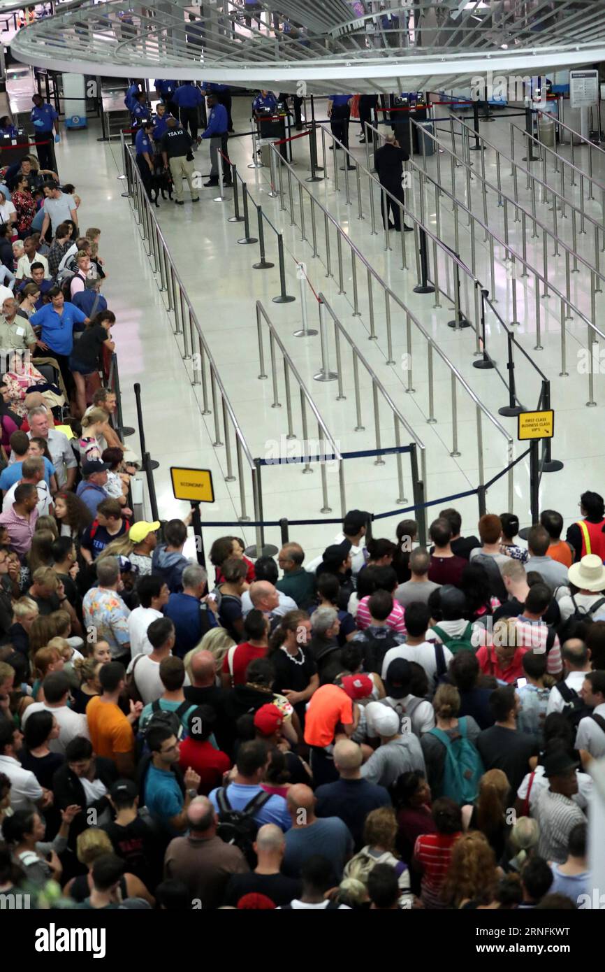 Jfk airport security hi-res stock photography and images - Alamy