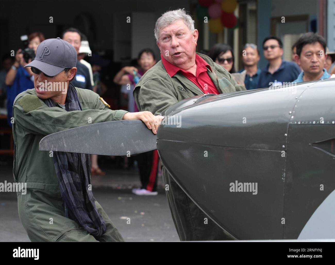 (160829) -- CHICAGO, Aug. 29, 2016 -- David Hu (L) and his instructor ...