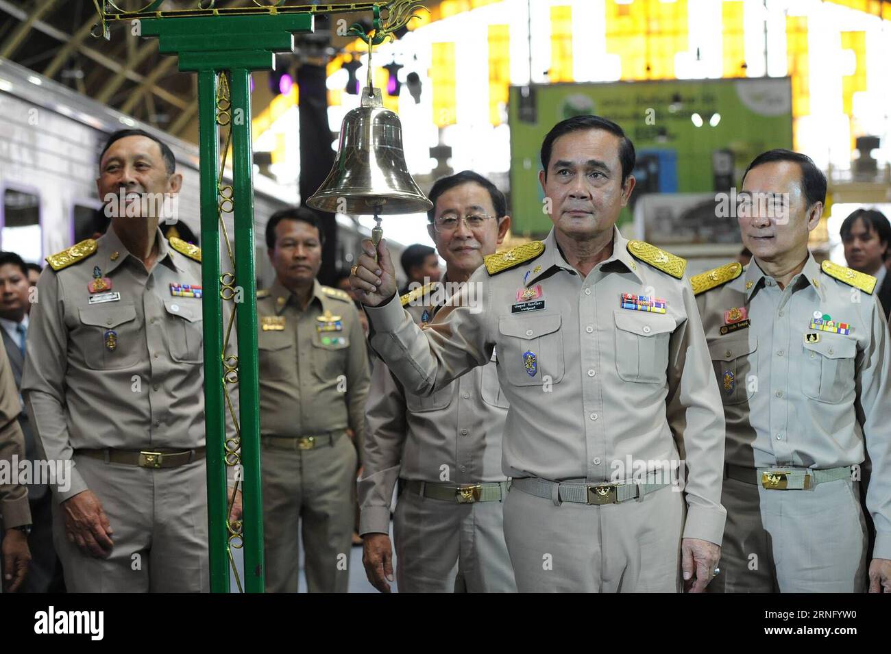 Hua lamphong station bell bangkok hi-res stock photography and images - Alamy